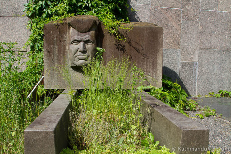 Off-the-beaten-track Lithuania - Antakalnis Cemetery in Vilnius