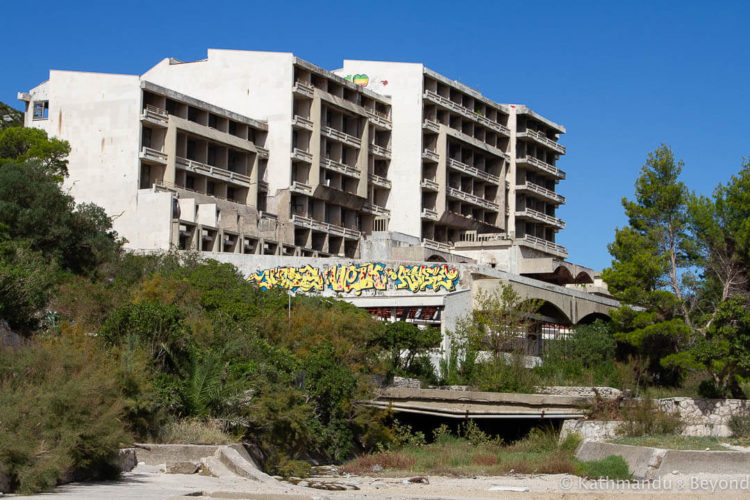 Visiting the bay of abandoned hotels in Kupari, Croatia | URBEX