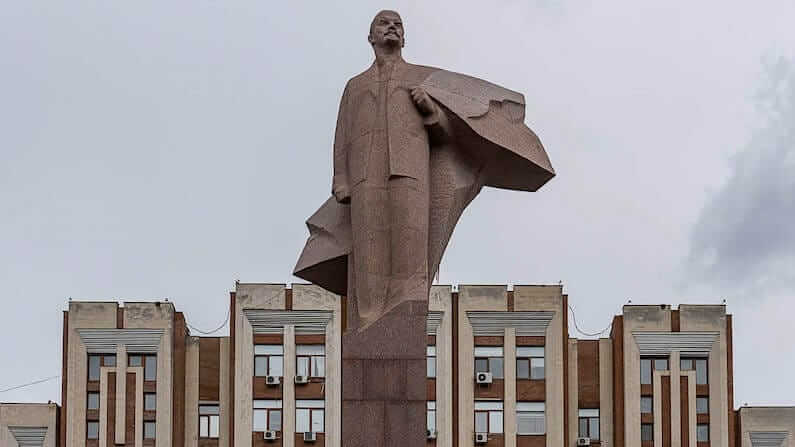 In photos: Lenin statues in the former Soviet Union
